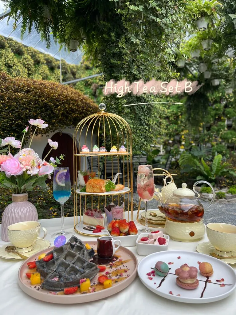 Hobbiton Village - Cameron Flora Park